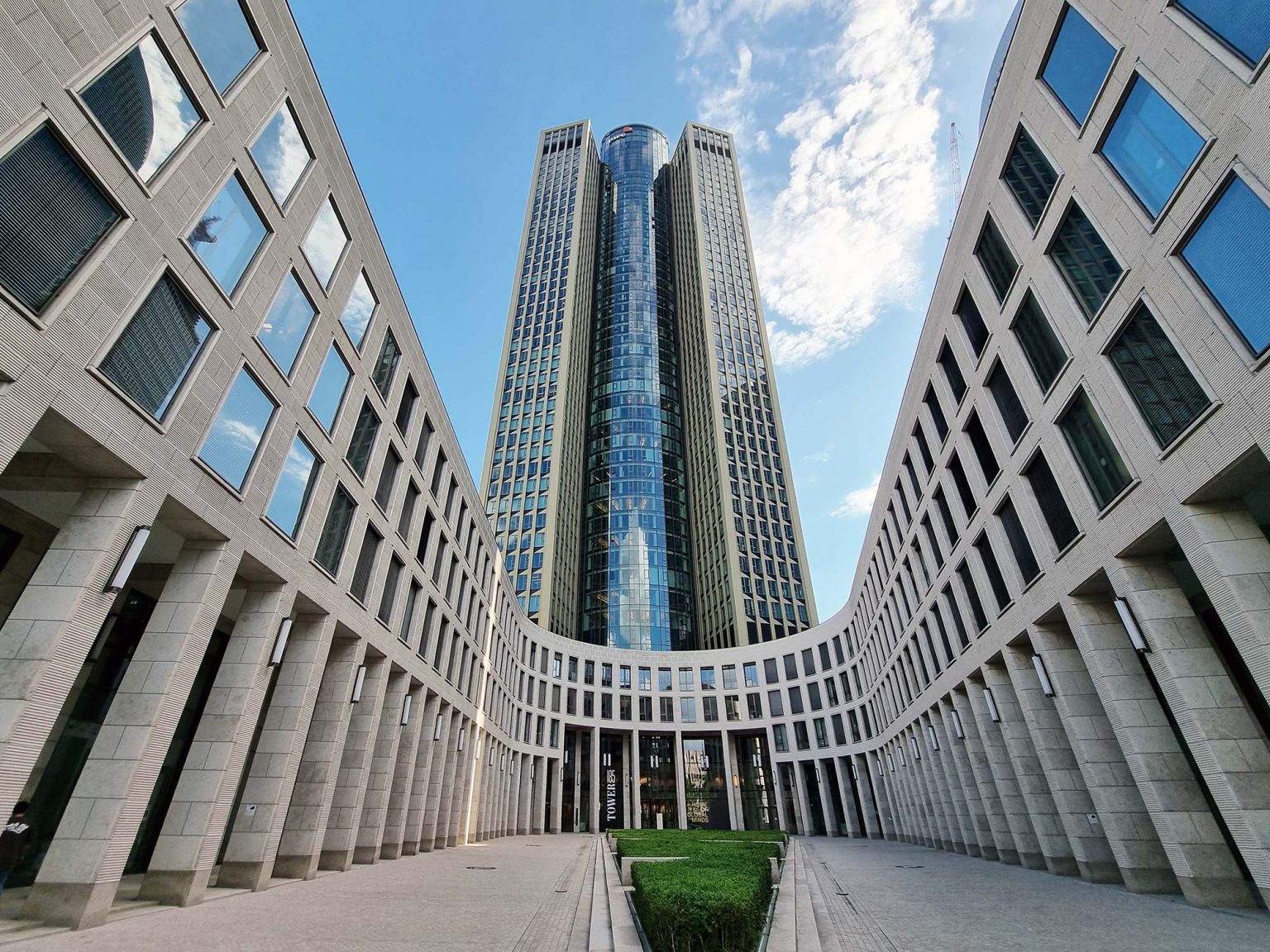 Tower 185 in Frankfurt am Main - Bürohochhaus an der Messe