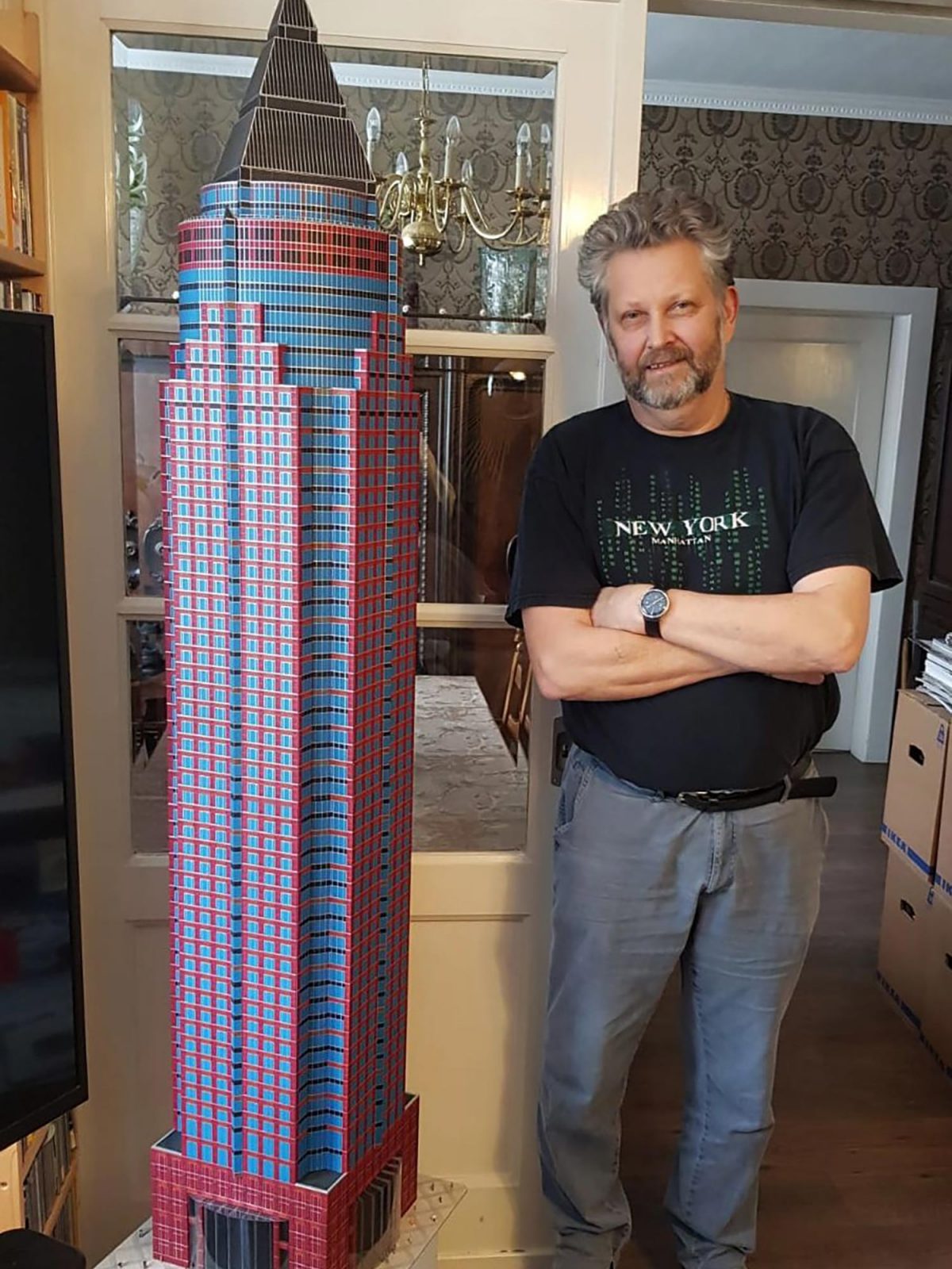 Frankfurt MesseTurm: Frank Reuter bastelt den Wolkenkratzer nach