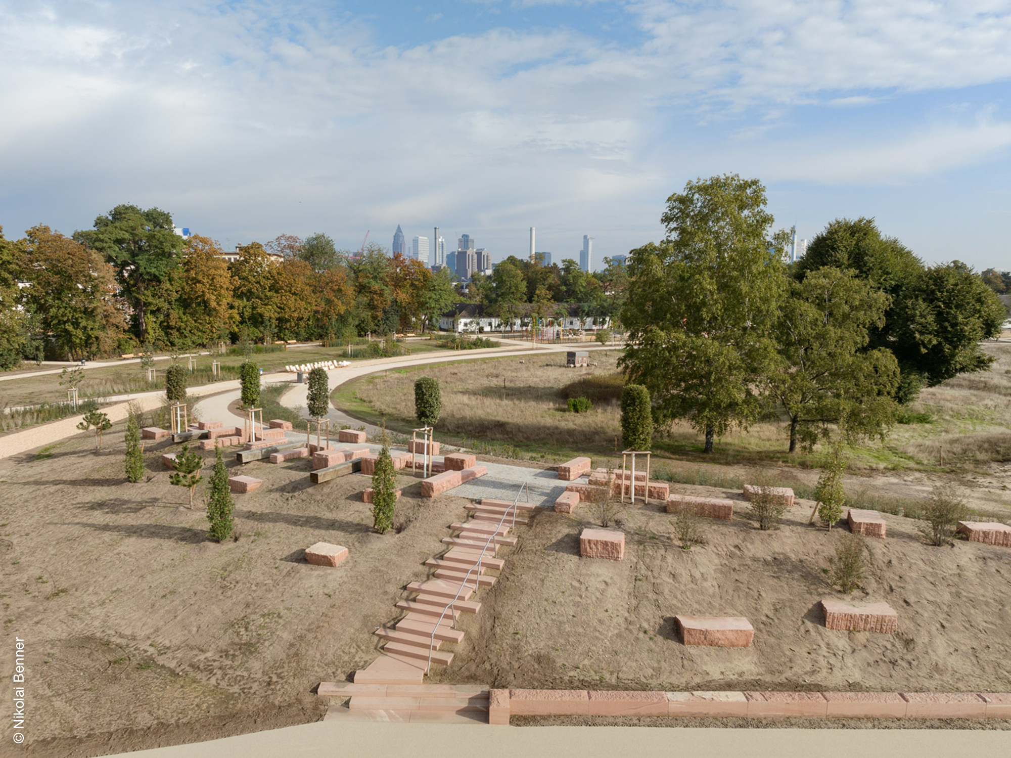 Eröffnung des neuen Rennbahnparks mit Skyline View - SKYLINE ATLAS